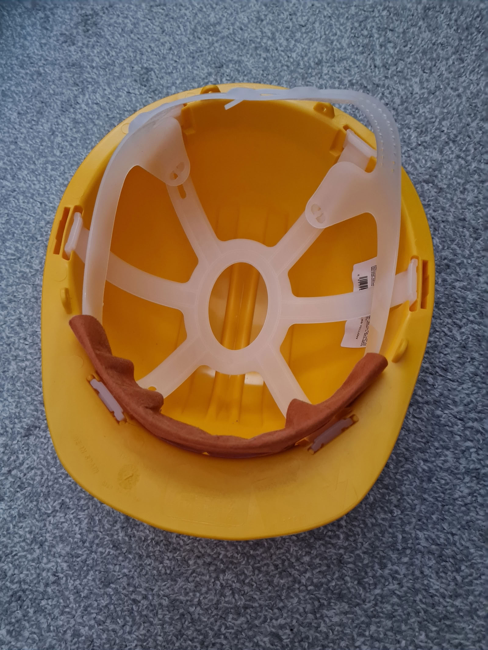Free: Novelty builders helmet (Reigate, RH2 9) - Harefield Freestuff
