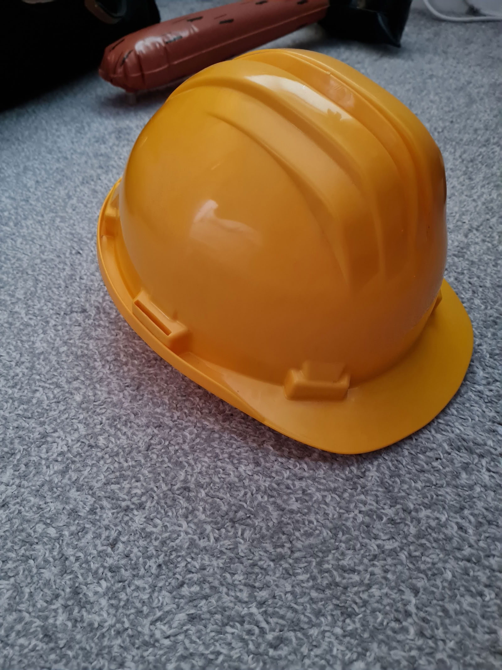 Free: Novelty builders helmet (Reigate, RH2 9) - Harefield Freestuff