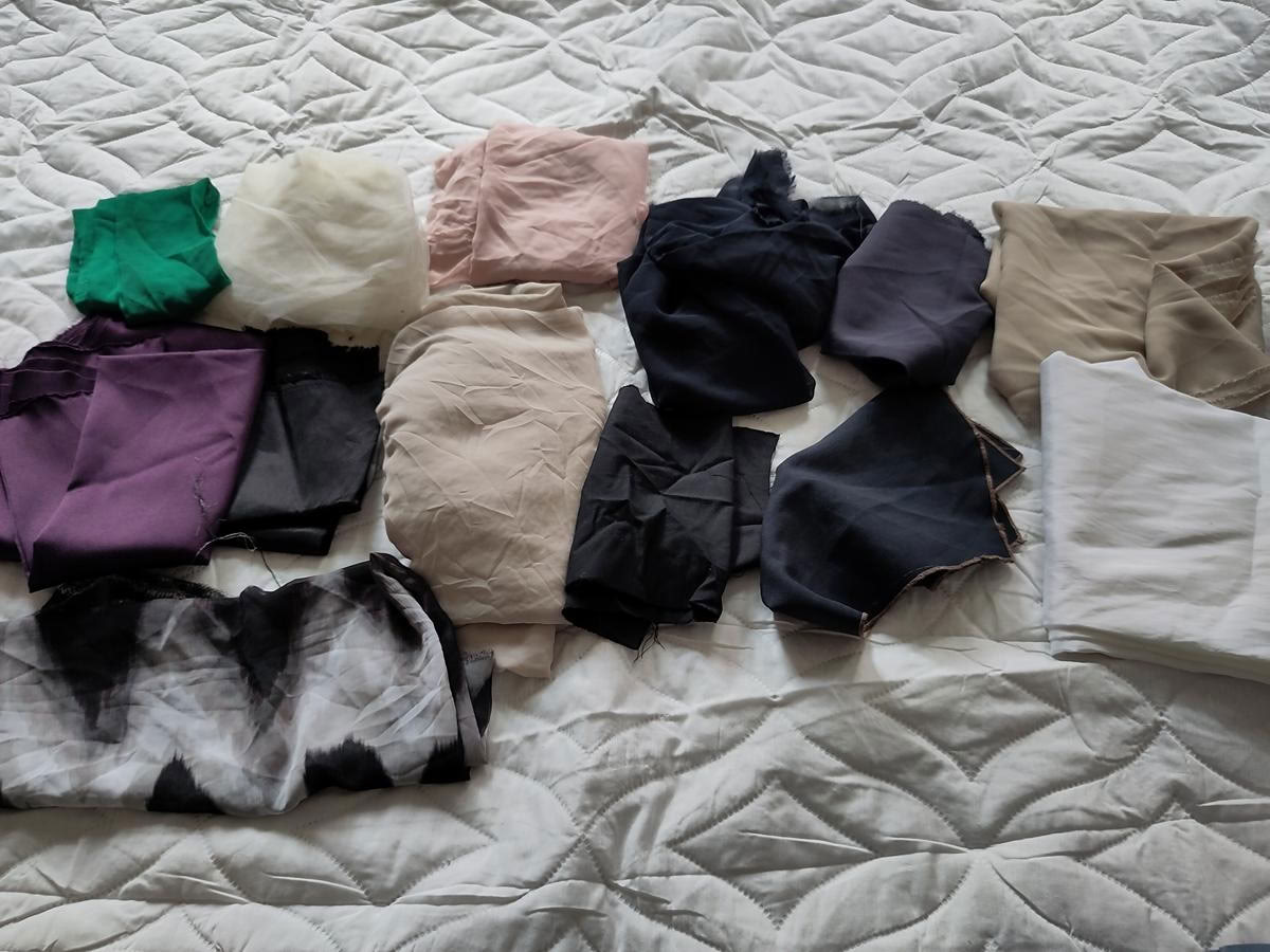 Free: Shoe box with fabric remnants (L1 Liverpool City Centre)