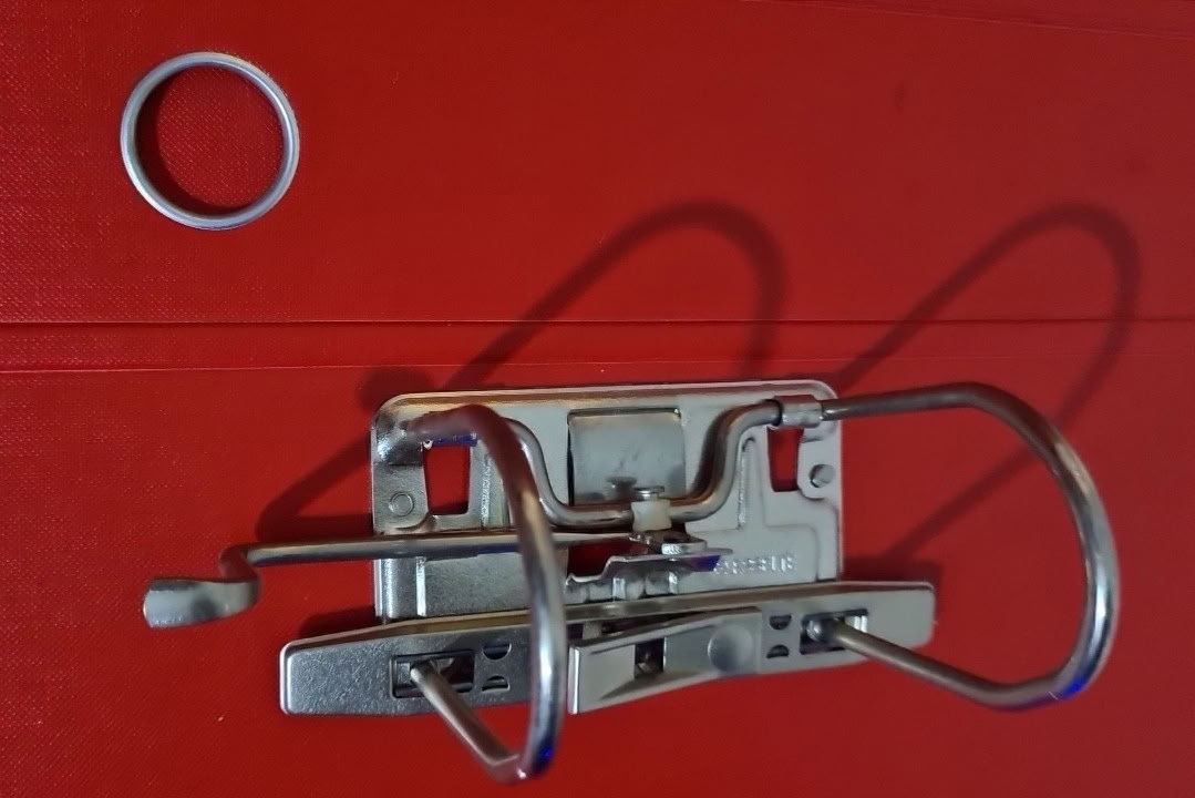 Free: Lever Arch Binders 1 (Newtown, Disley SK12) - Macclesfield Freegle