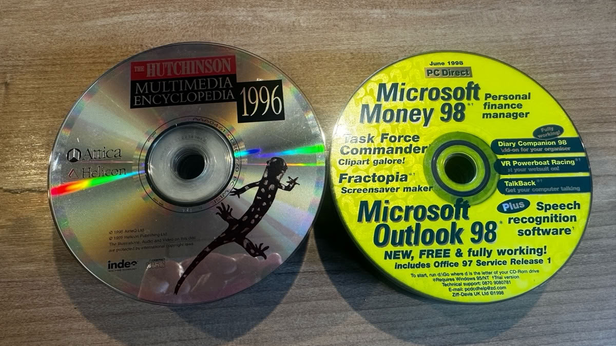 Free: Retro Computer CDs (Wickford/Runwell SS11) - Rochford and Rayleigh Freegle