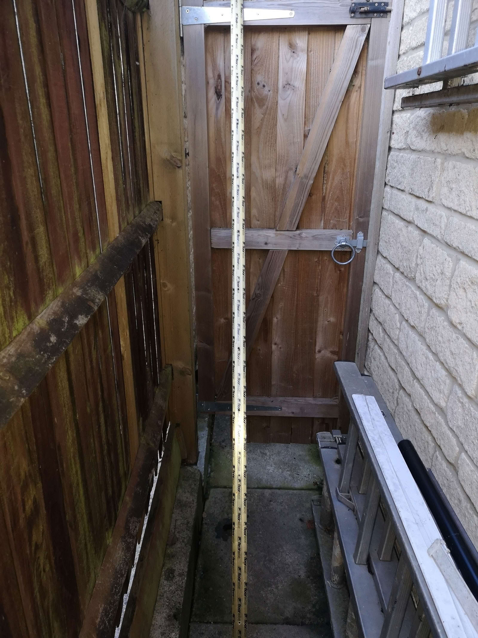 Free: Carpet joining strip (Bussage GL6) - Stroud Freegle