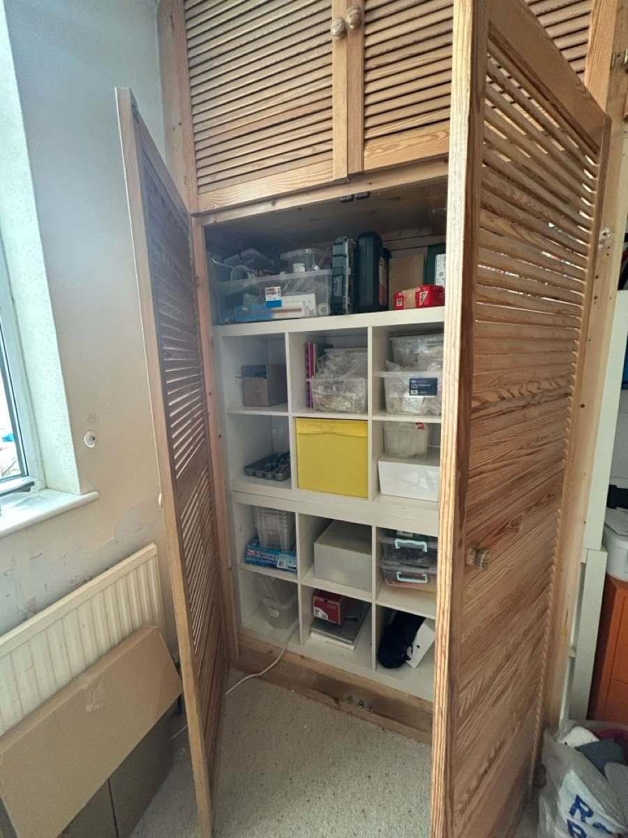 Free: Fitted wooden storage unit (Maryland E15)