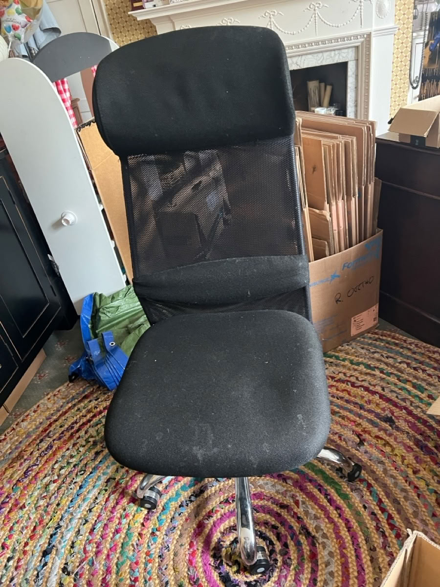 Free: Black wheely chair (CM3 East Hanningfield.) - Rochford and ...