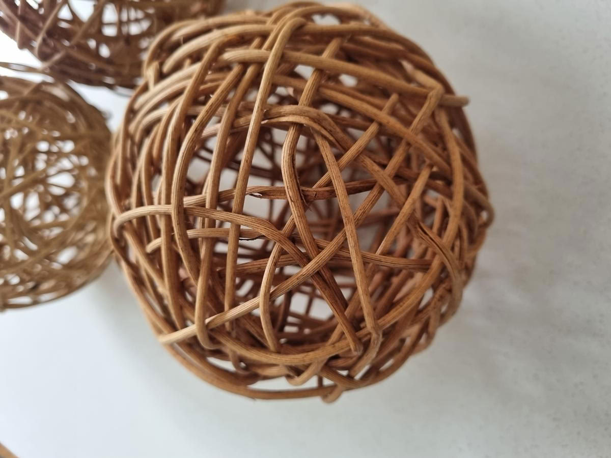 Free: wicker ball decorations (CM2 springfield, chelmsford)
