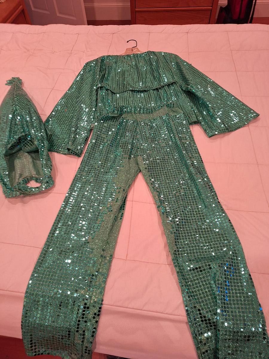 Free: Child's Halloween alien costume (Lexington near Wilson Farms)