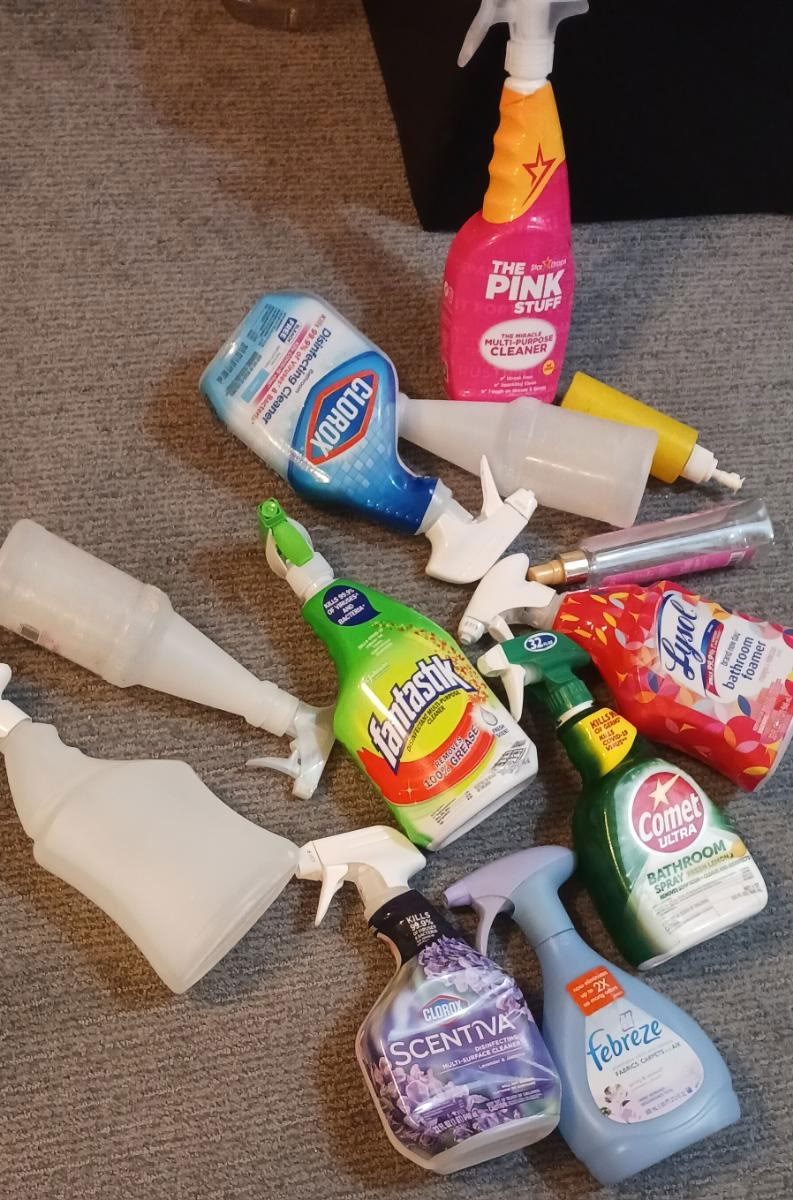 Free: Miscellaneous spray bottles (Mi.& Middlebelt , Inkster Mich)