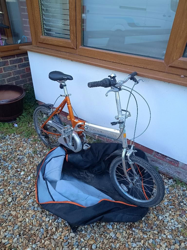 Free: Folding bike with carry case (Hayling Island PO11) - Havant Freegle