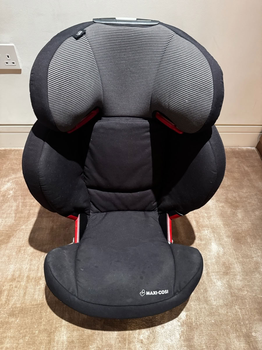 Free: Maxi cosi Car seat/ must go now (SW11) - Wandsworth Freegle
