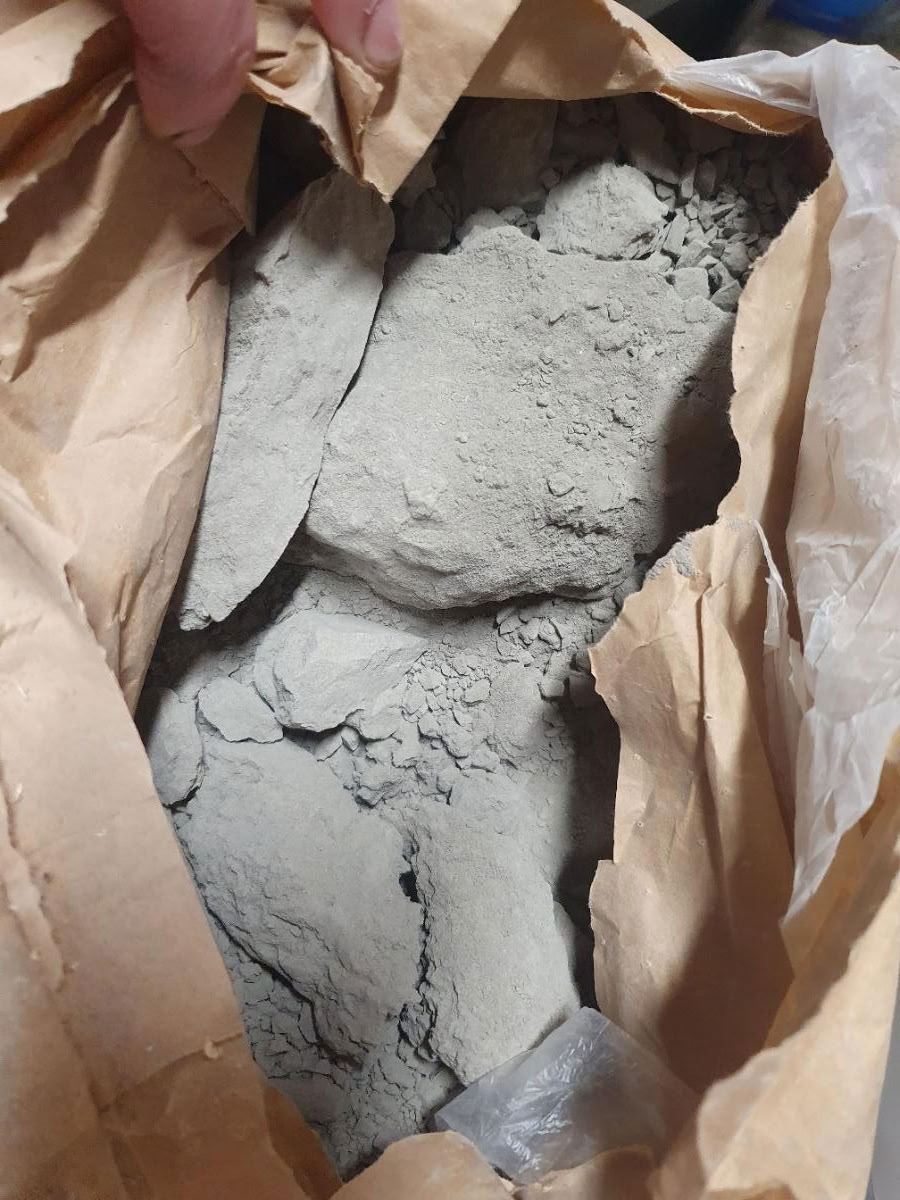 Free: Almost full bag of cement (25kg) (Adel LS16)