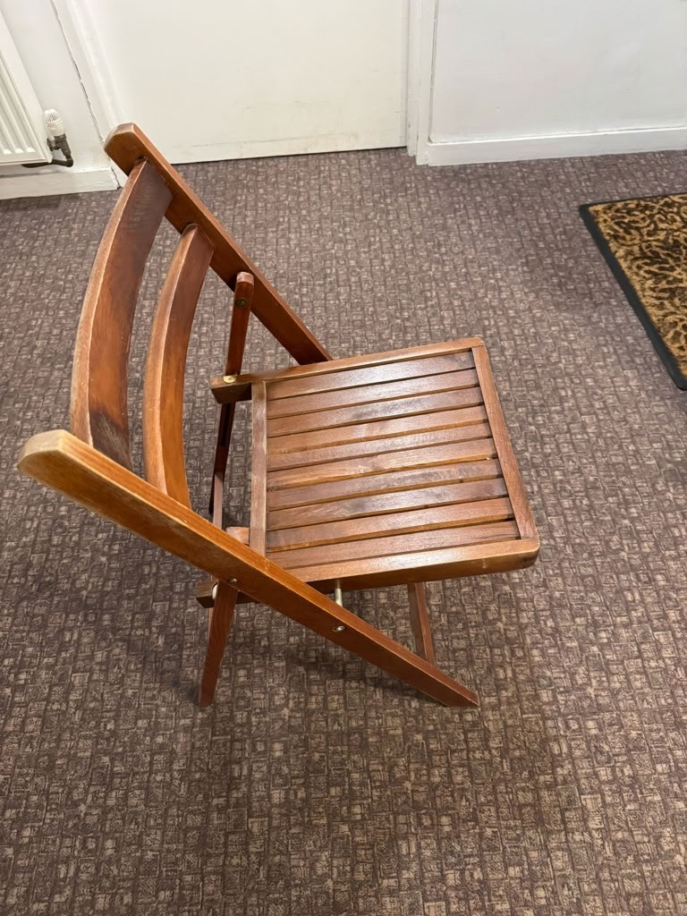 Free: Chair (Old Windsor SL4) - Windsor & Maidenhead Freegle