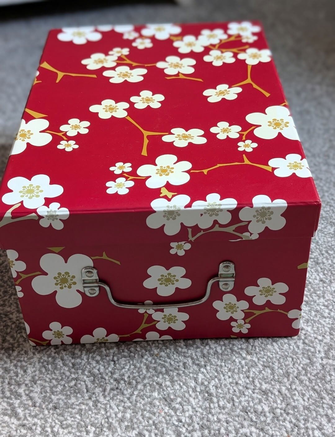 Free: Floral storage boxes x 3 (Carmarthen)