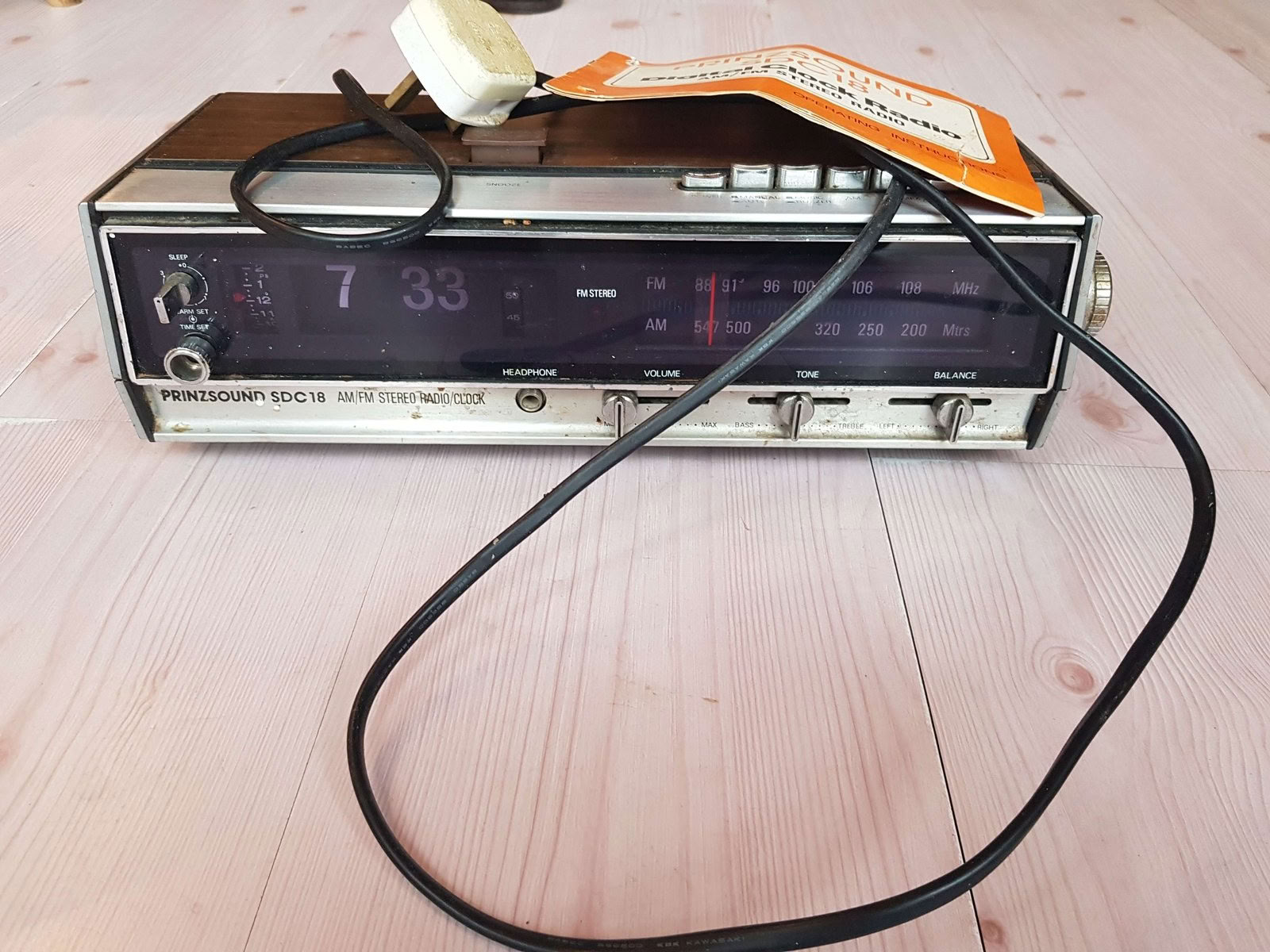 Free: Clock Radio (Carleton FY6) - Poulton Freegle