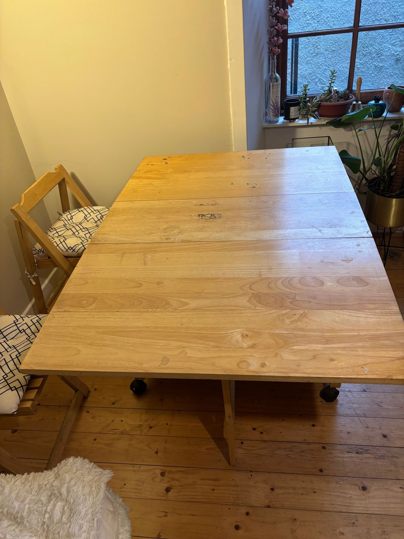 Free: Drop leaf extending dining table (Trinity EH5) - Edinburgh Freegle