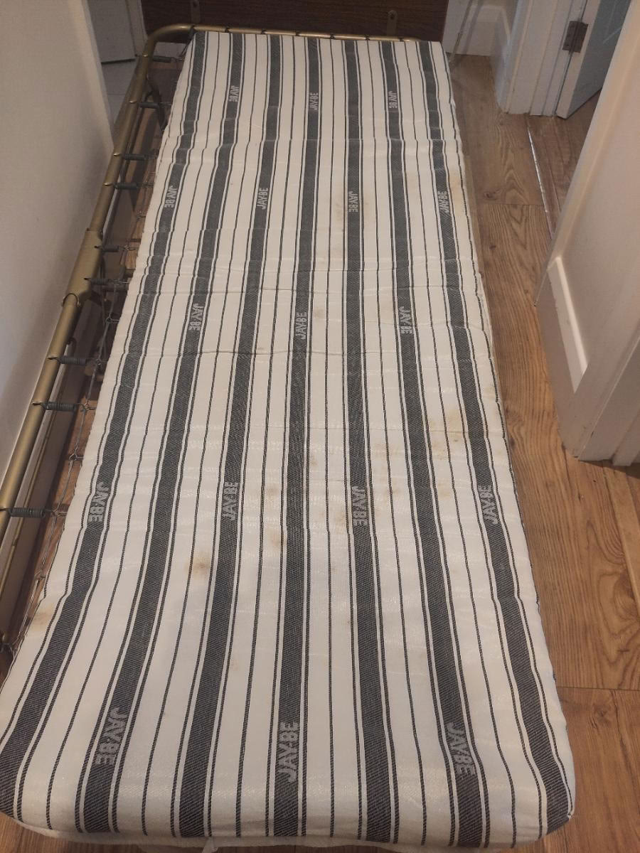Free: Zed-bed with mattress (Bexhill old town, TN40) - Bexhill Freegle