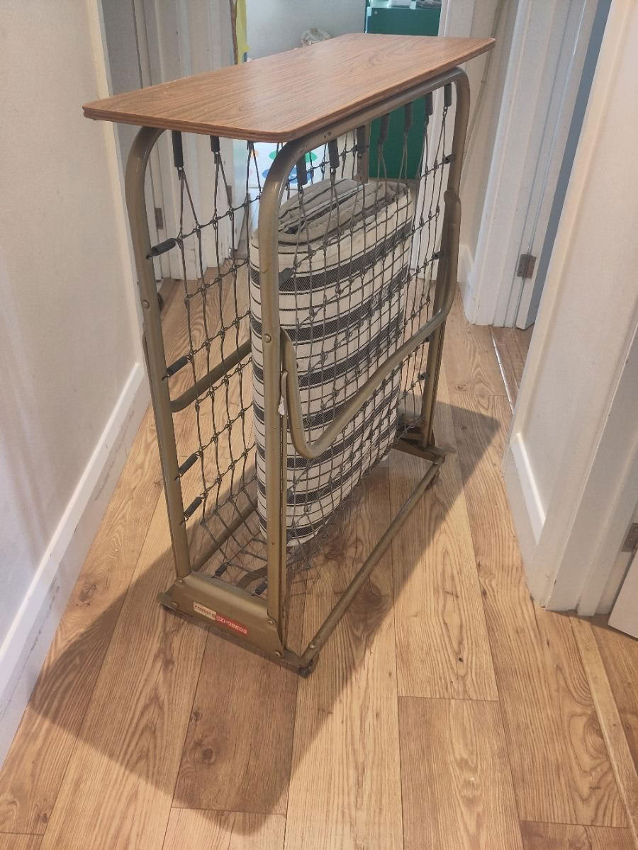 Free: Zed-bed with mattress (Bexhill old town, TN40) - Bexhill Freegle