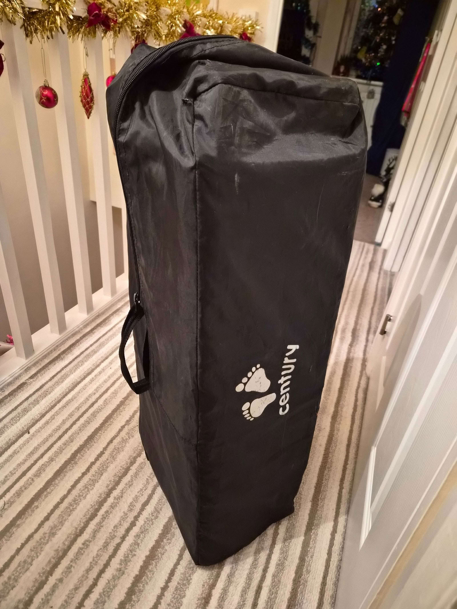 Free: Travel cot (Walnut Tree MK7) - Milton Keynes Freegle