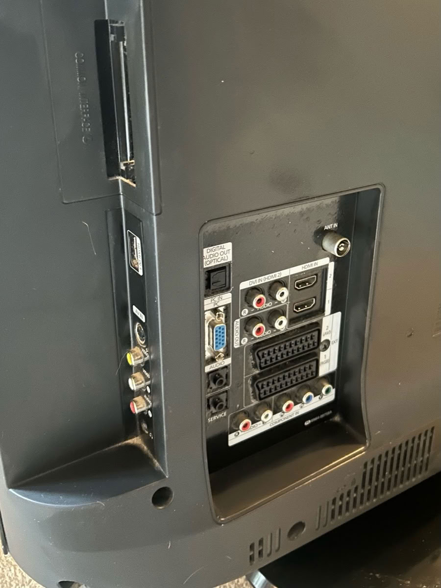 Free: Samsung 32” LCD TV - not smart TV (Northmoor OX29)