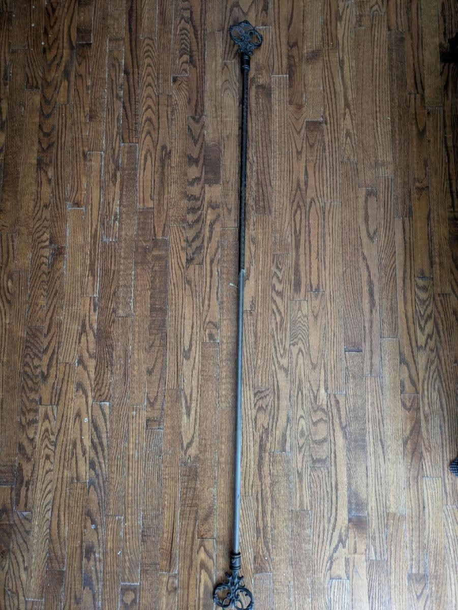 Free: Curtain rod (Chinatown / Little Italy)