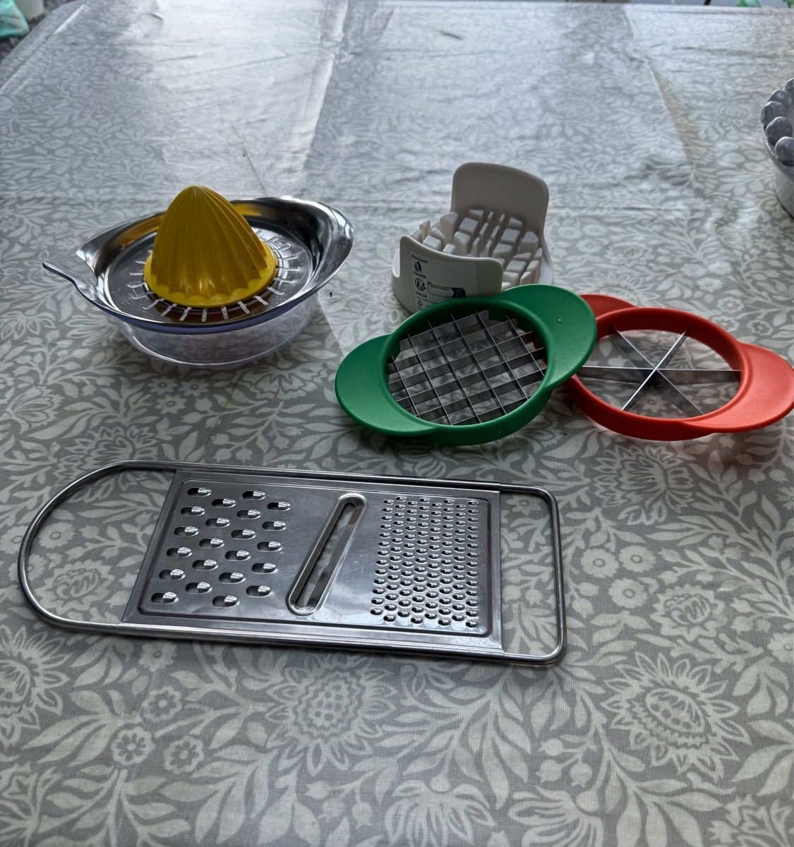 Free: Kitchen utensils (Roath Lake CF23)