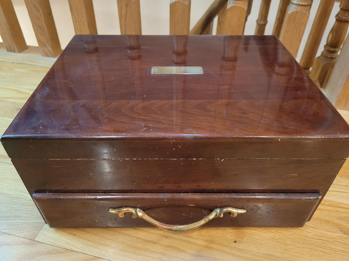 Free: wooden cutlery box (Warden , Kingston rd area)
