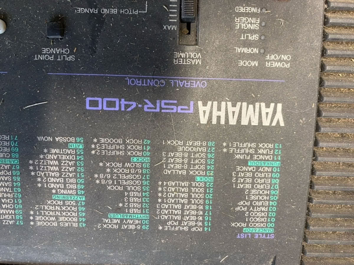 Free: Yamaha PSR 400 Keyboard (Comber BT23)