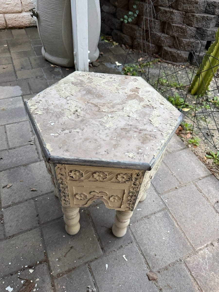 Free: Plant table (Sun Valley / North Hollywood)