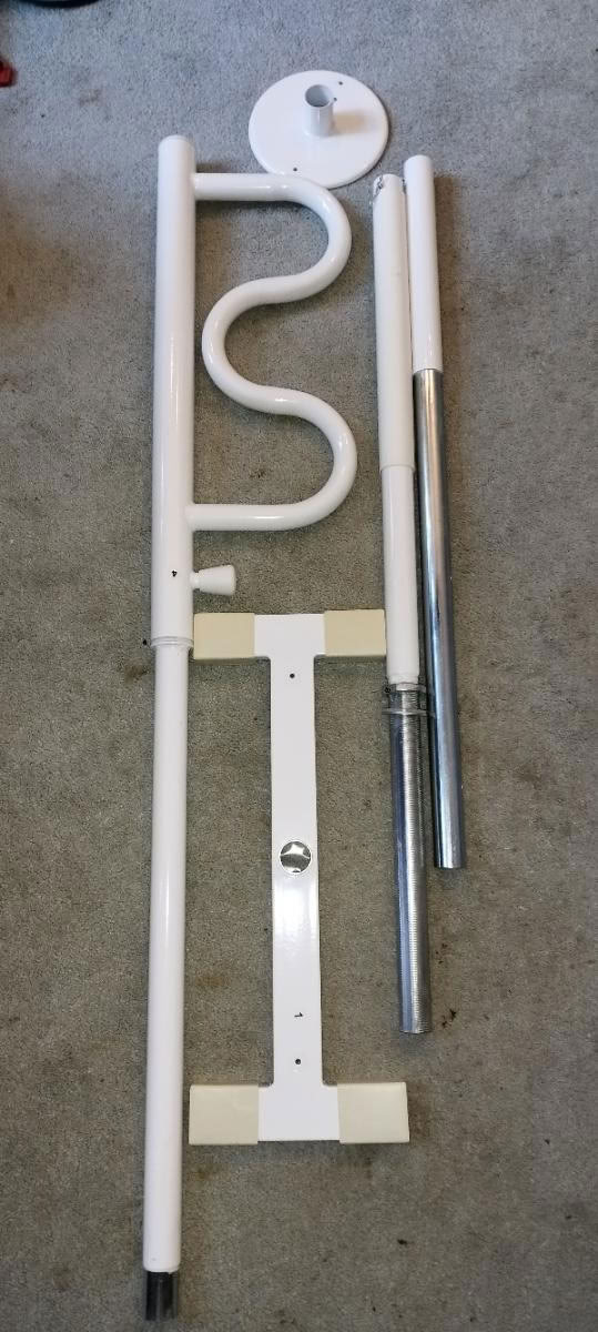 Free: Standing aid / pole (Kingsway Bath) - Bath Freegle