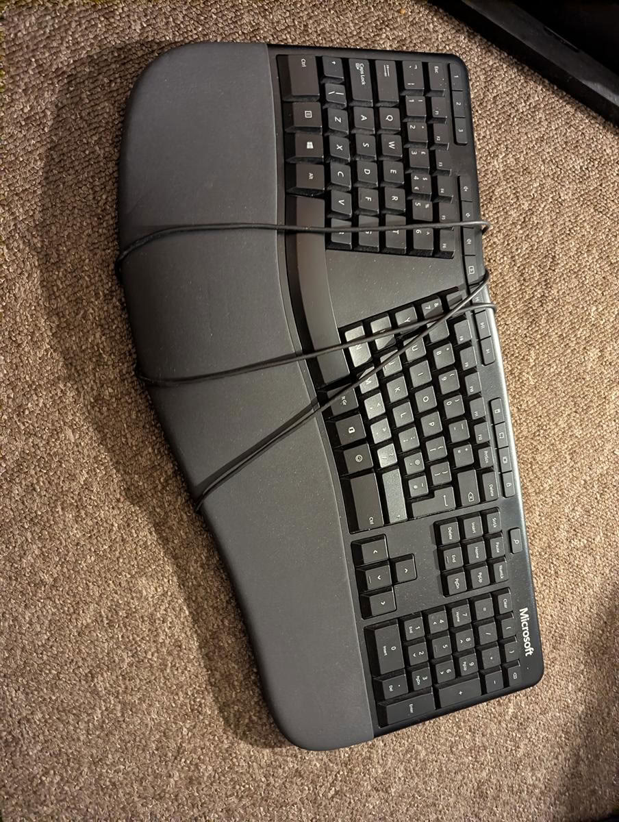 Free: Ergonomic keyboard (N4, Harringay Green Lanes)
