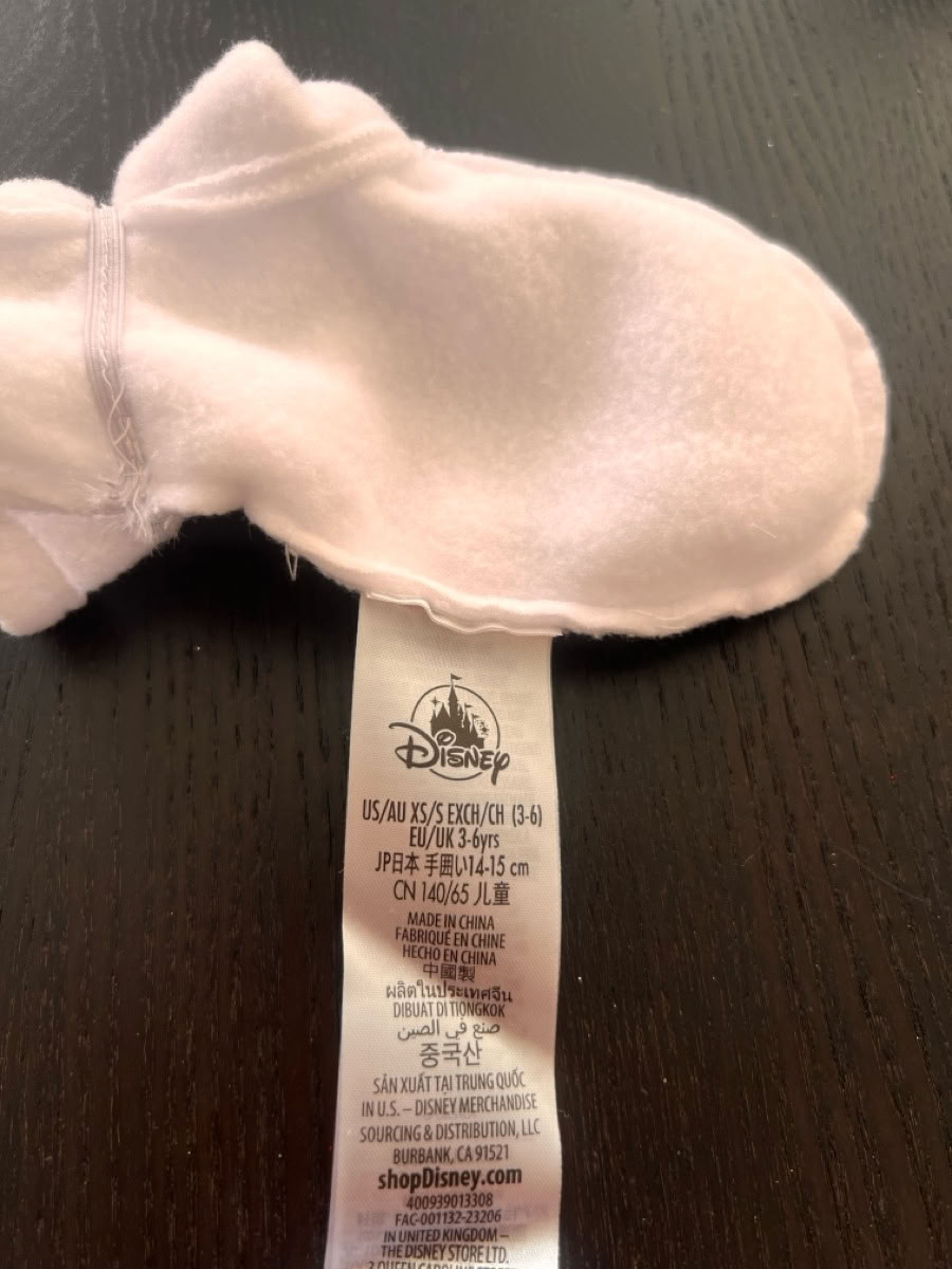 Free: Children’s Mickey Mouse mittens (Arlington, VA)