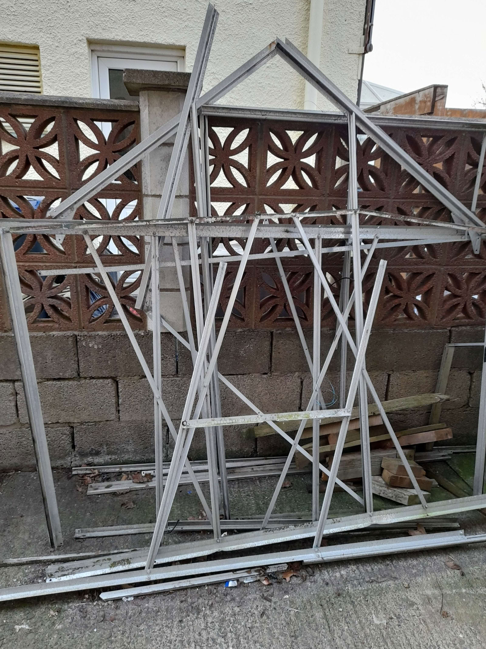 Free: Greenhouse (Anthorn CA7) - Carlisle Freegle