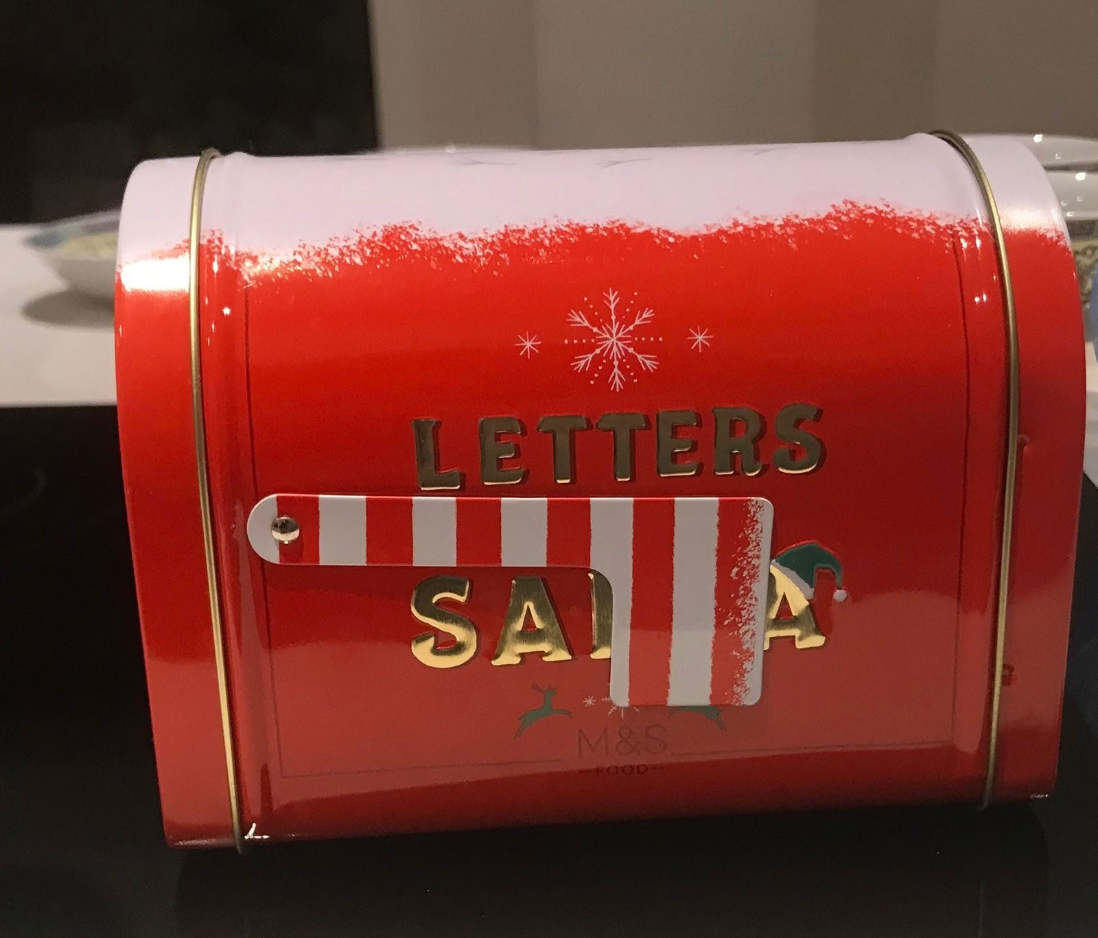 Free: Biscuit tin (Radlett WD7) - Borehamwood & Elstree Freegle