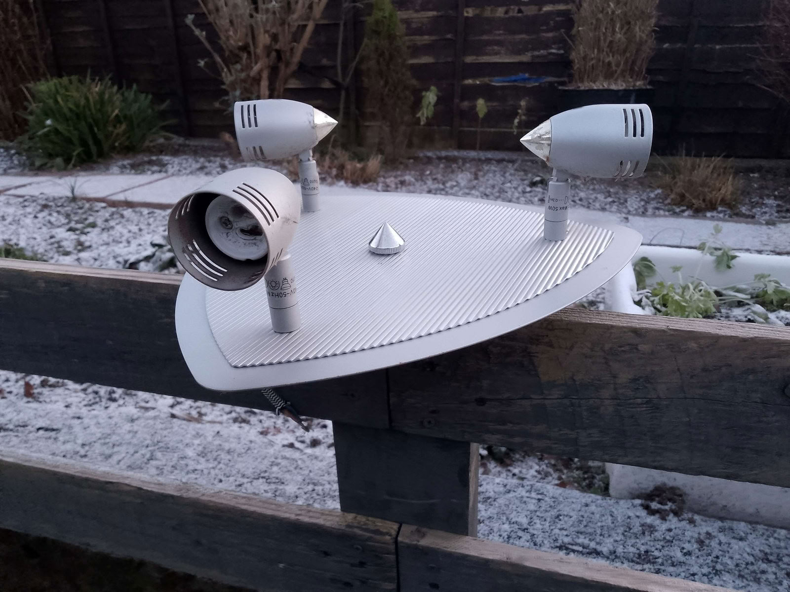 Free: Rocket light fitting (GU16) - Farnborough and Aldershot Freegle