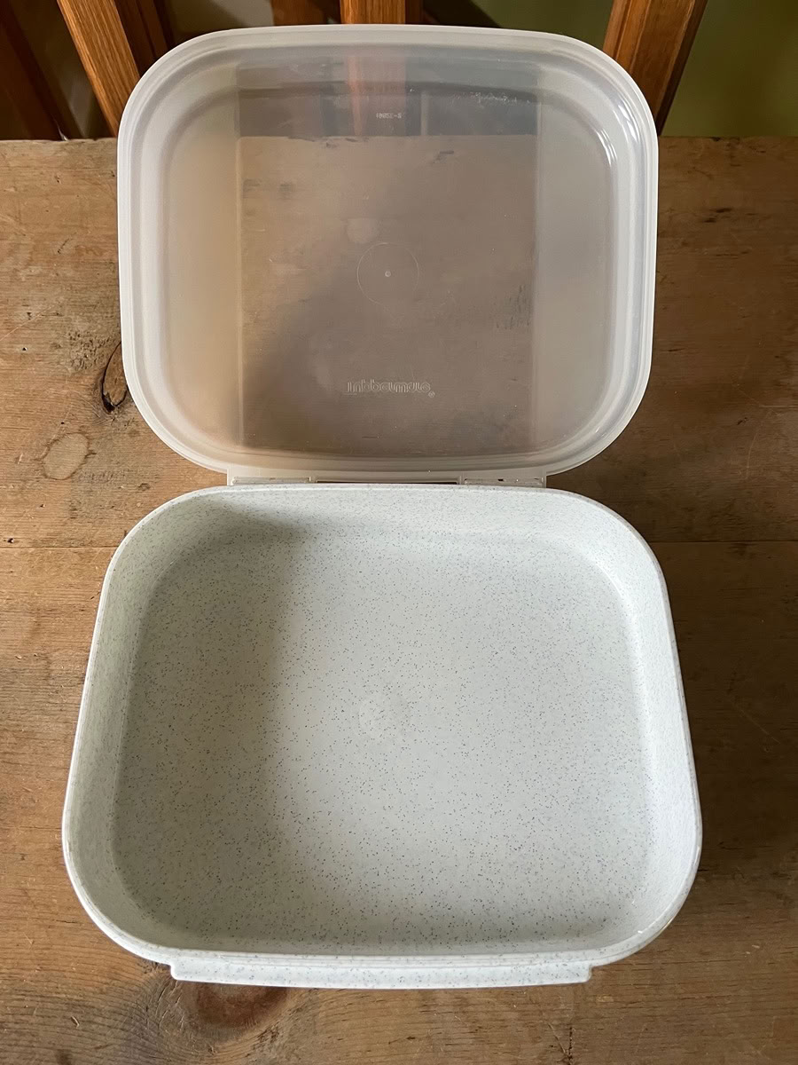 Free: kitchen turn out (Poulner BH24) - New Forest Freegle