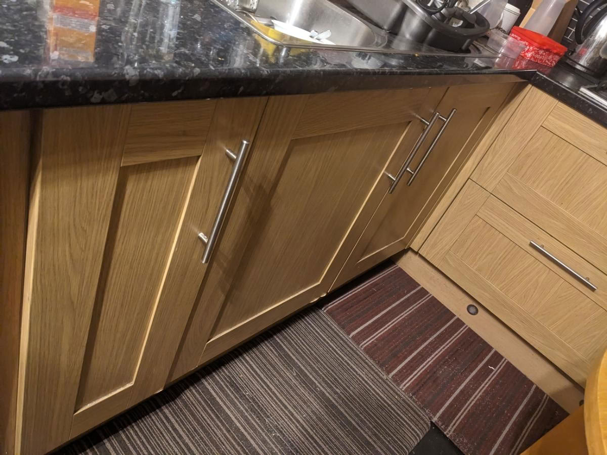 Free: 4 kitchen units inc worktop (Tingley, Leeds/wakey WF3) - Leeds ...