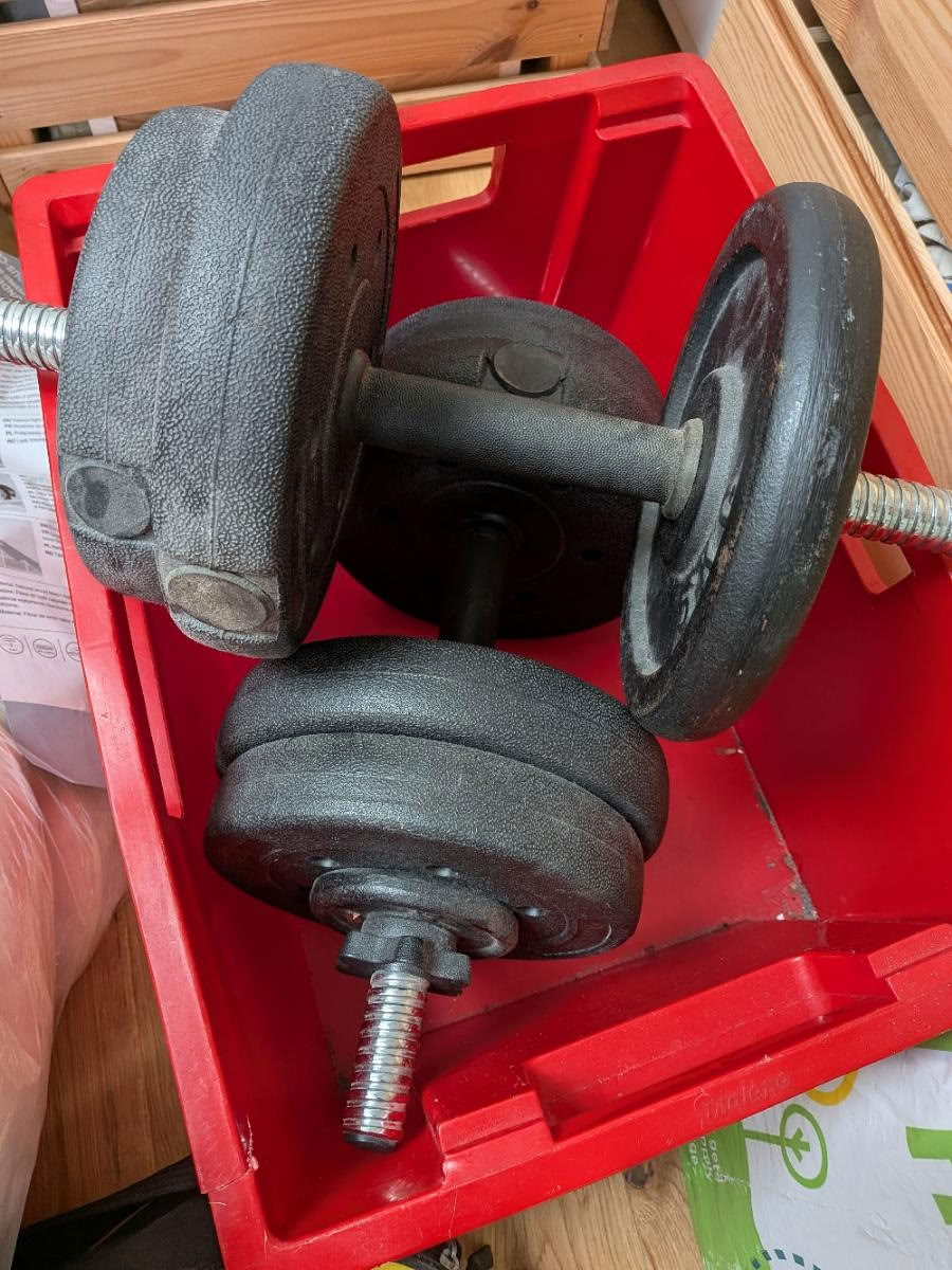 Free: Weights (Westcliff SS0) - Southend-on-Sea Freegle