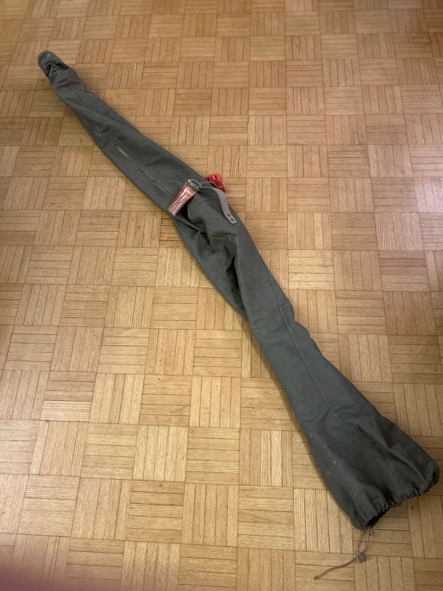 Free: vintage canvas ski bag (Midtown Toronto)