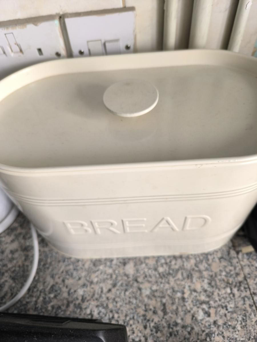 Free: Bread bin (Long Eaton NG10) - Nottingham Freegle