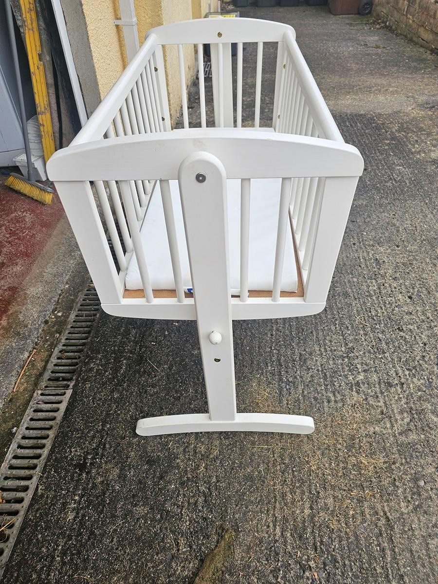 Free: Swinging Cot (Paignton TQ3) - Torbay Freegle