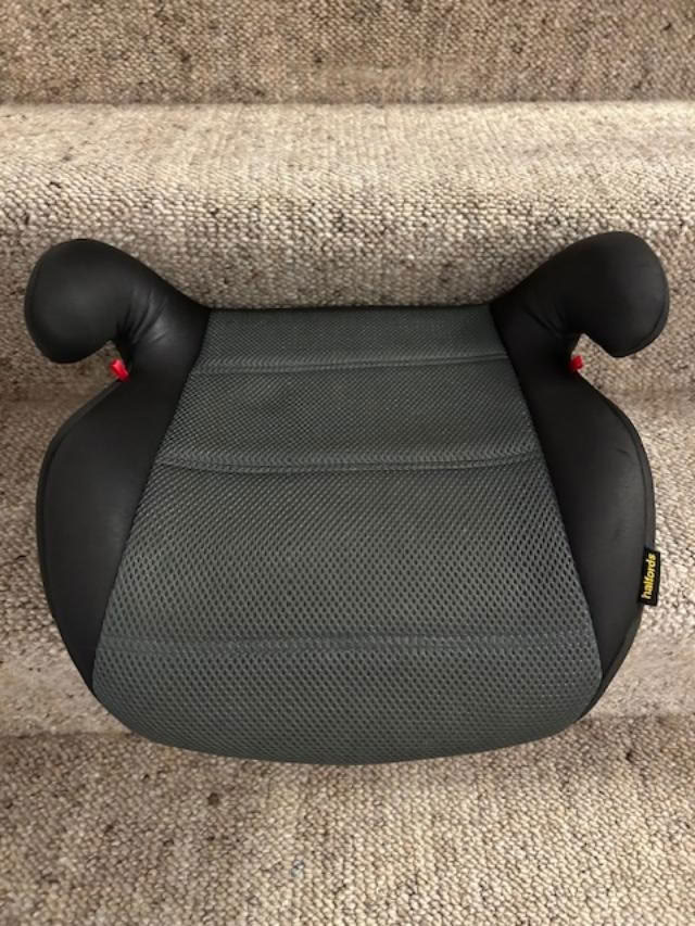 Free: Child's car booster seat (Bridge of Allan FK9) - Stirling Freegle