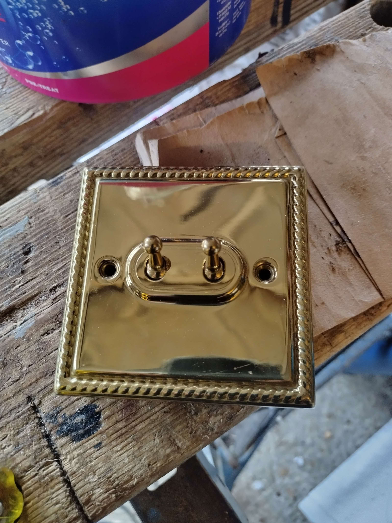 Free: Twin light switch (Gidea Park RM2) - Havering Freegle