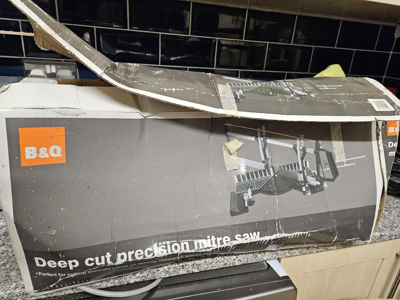 Free: Deep cut precision mitre saw (Redditch B97) - Redditch Freegle