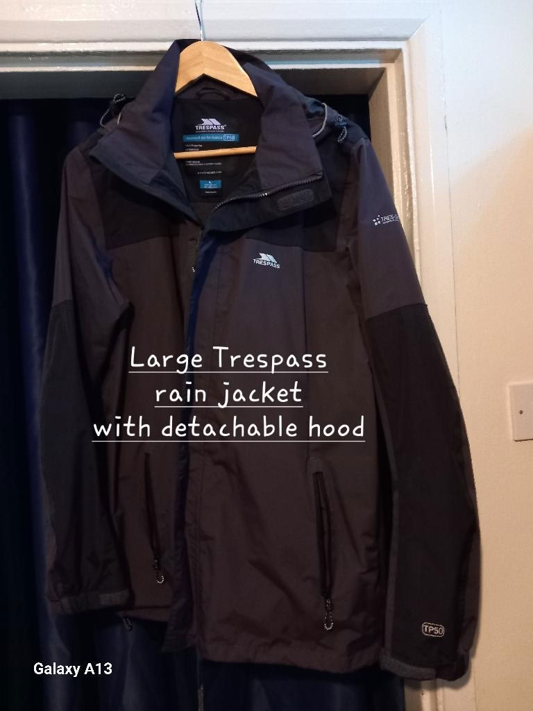 Free: Large Trespass Rain Jacket with detachable hood (IP1) - Ipswich ...