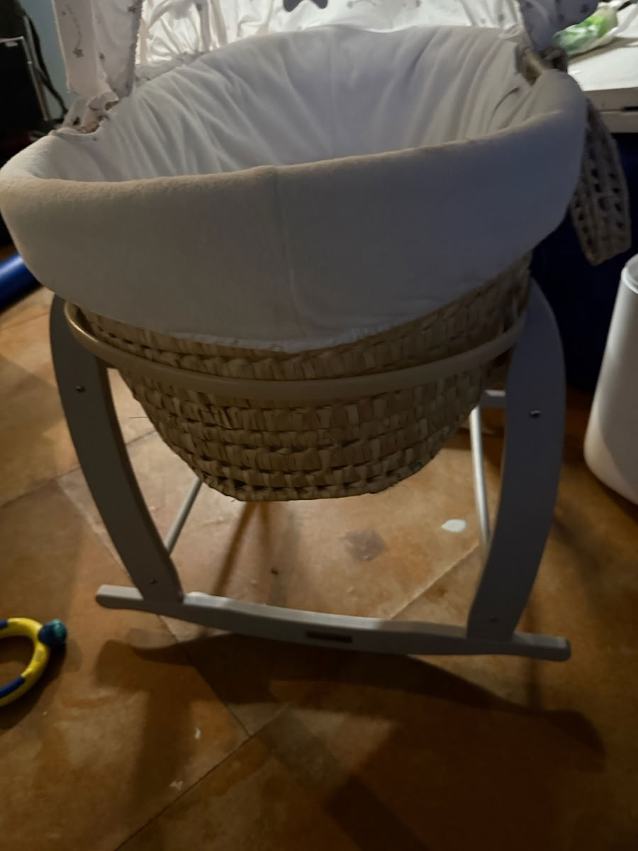 Free: Moses basket (Mytchett) - Camberley & Surrey Heath Freegle