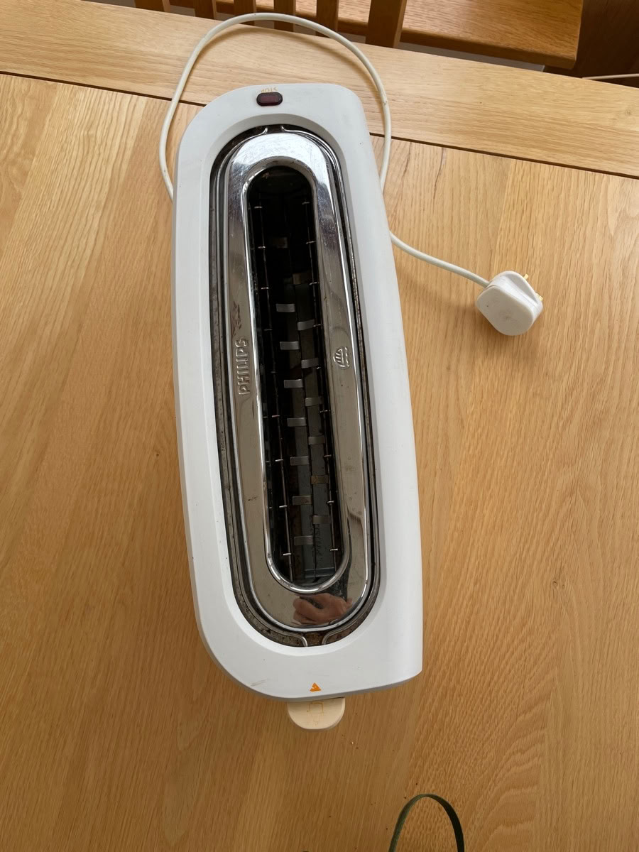 Free: Toaster - 2 slice Philips (Steyning BN44)
