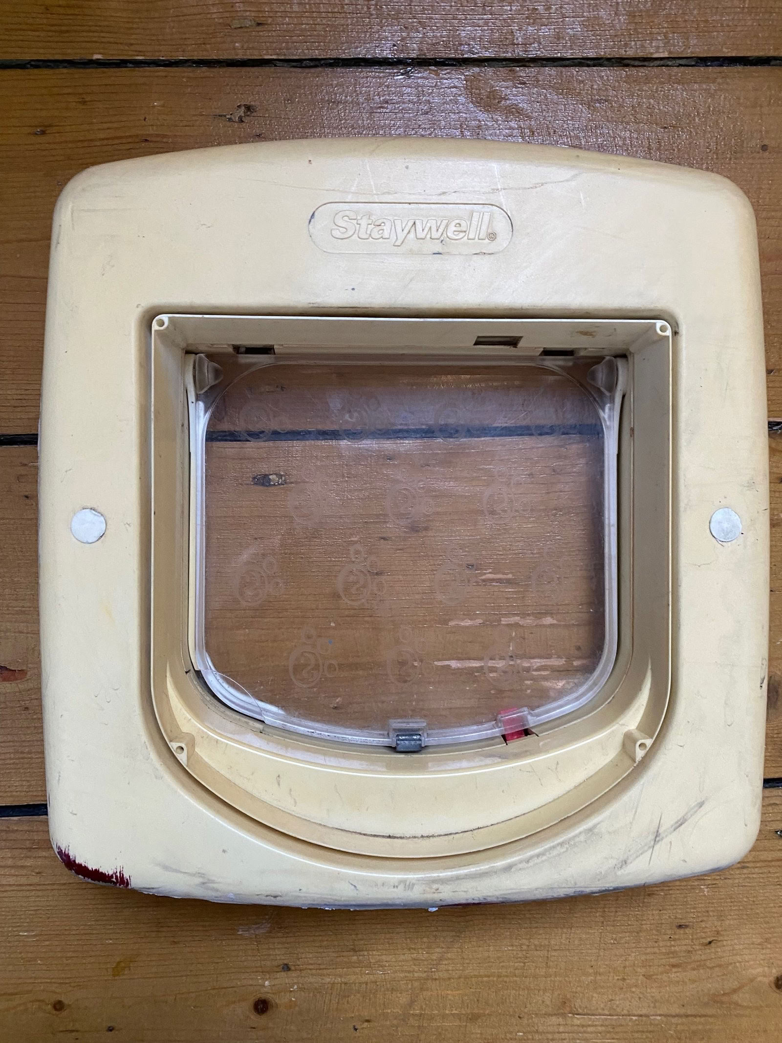 Free: Cat Flap (Magnetic) (Lower Penwortham PR1) - Preston Freegle