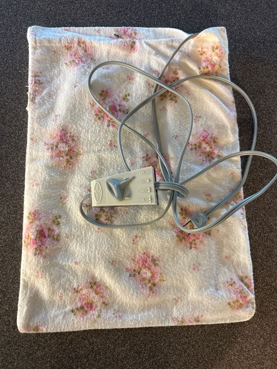 Free: Heating Pad (Highland Ave, RWC)