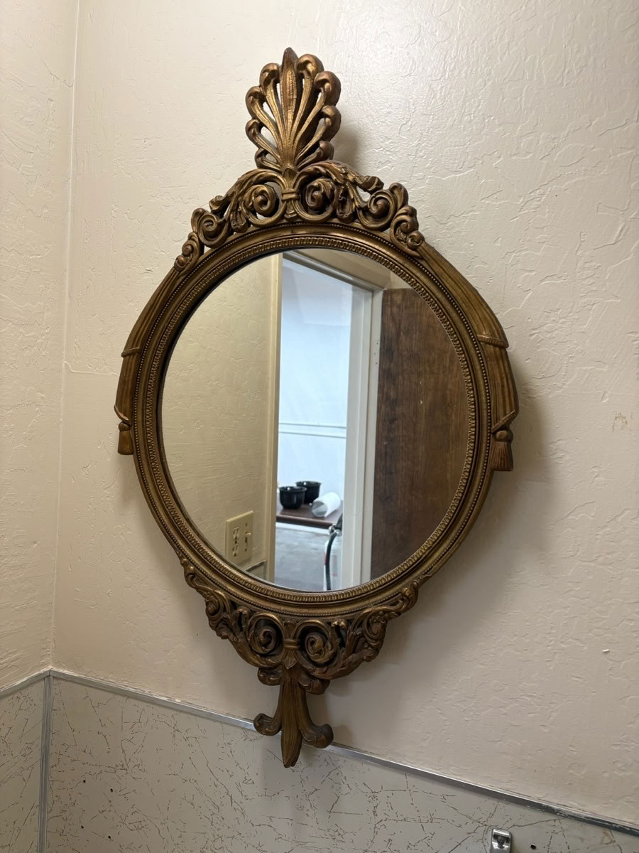 Free: Cute vintage mirror (Mt. View, near Costco)