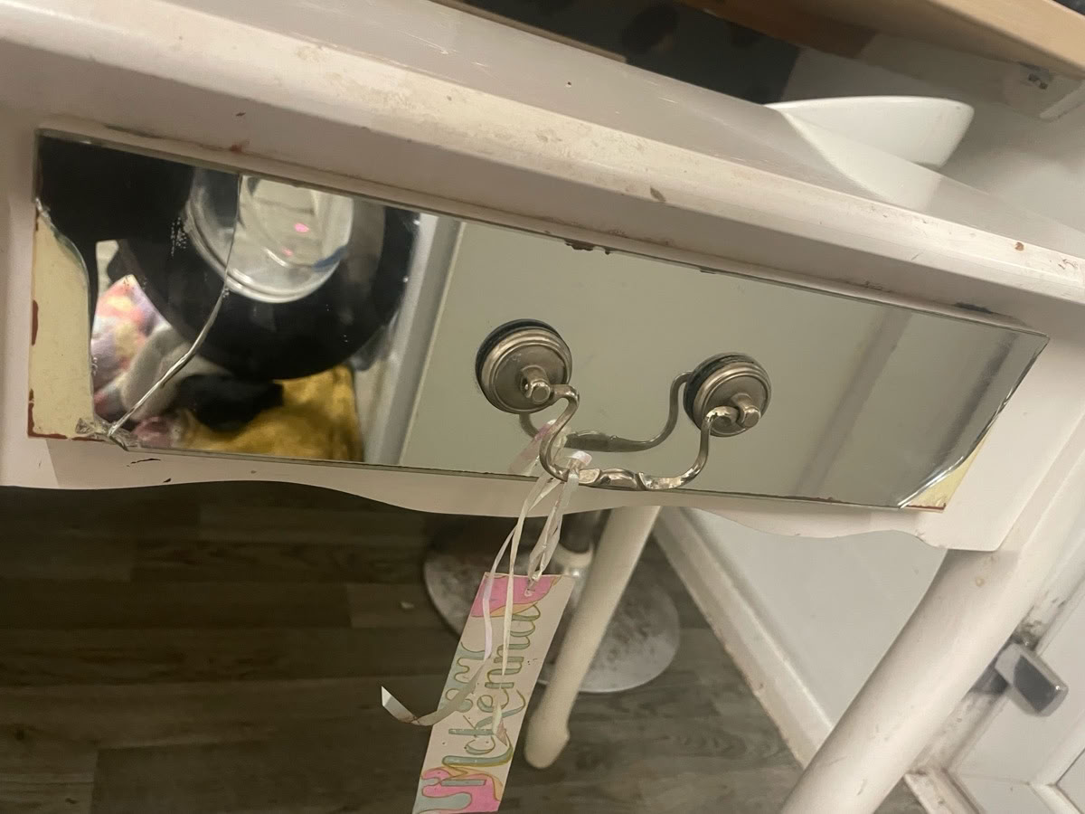 Free: Vanity Table (NN2 Kingsthorpe) - Northampton Freegle