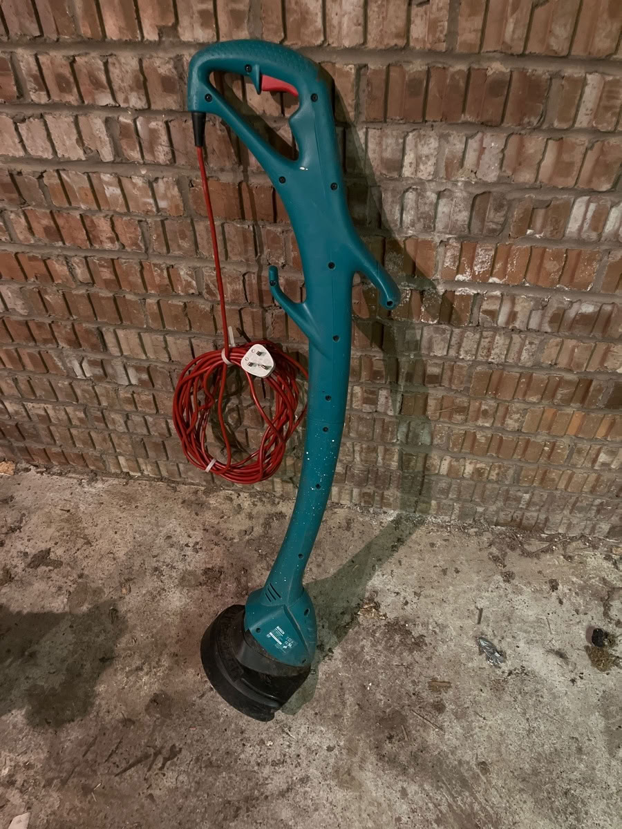 Free: Bosch strimmer (Preston PR1 4N) - Preston Freegle